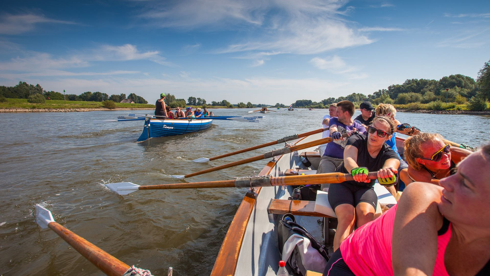 Sloeproeiers roeien 127 km voor schone IJssel - Streeknieuws